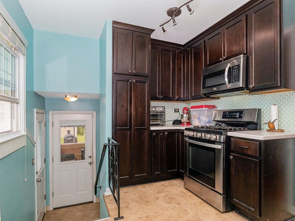 325 Sunnyside Ave, Munster, IN 46321 | MLS #538792 | Zillow