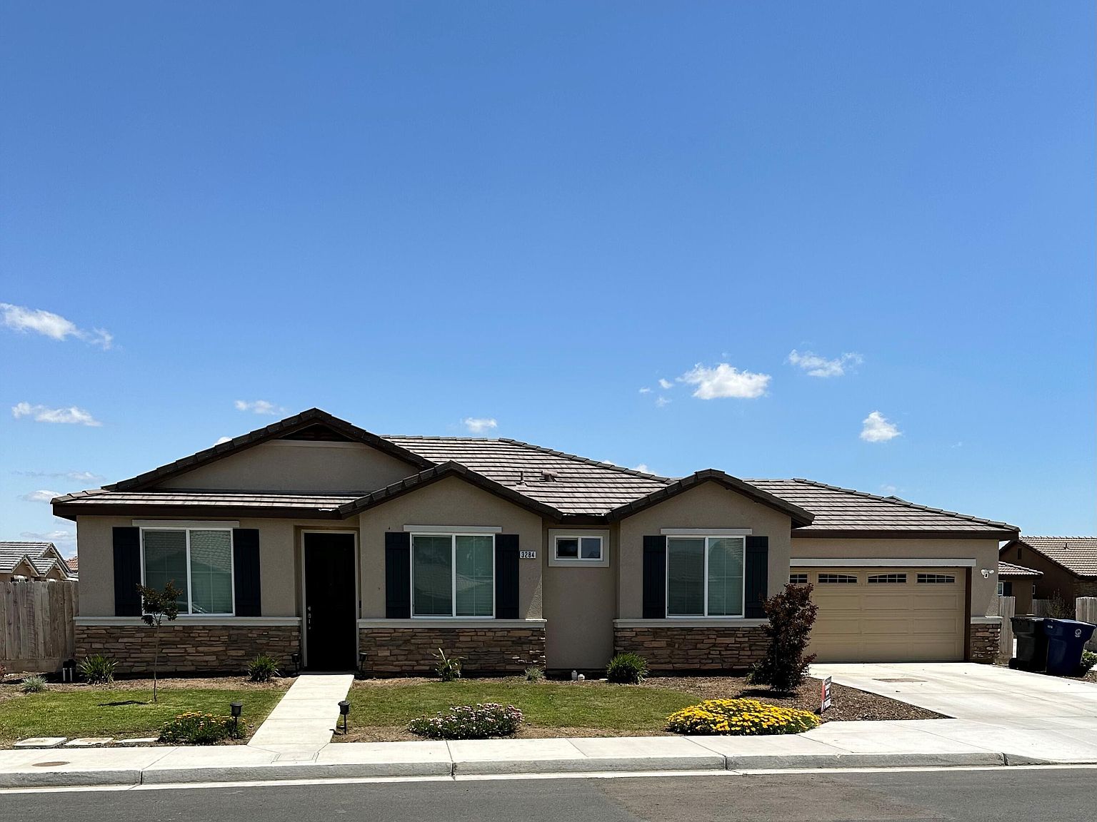 3284 Manchester Street, Tulare, CA 93274 | Zillow
