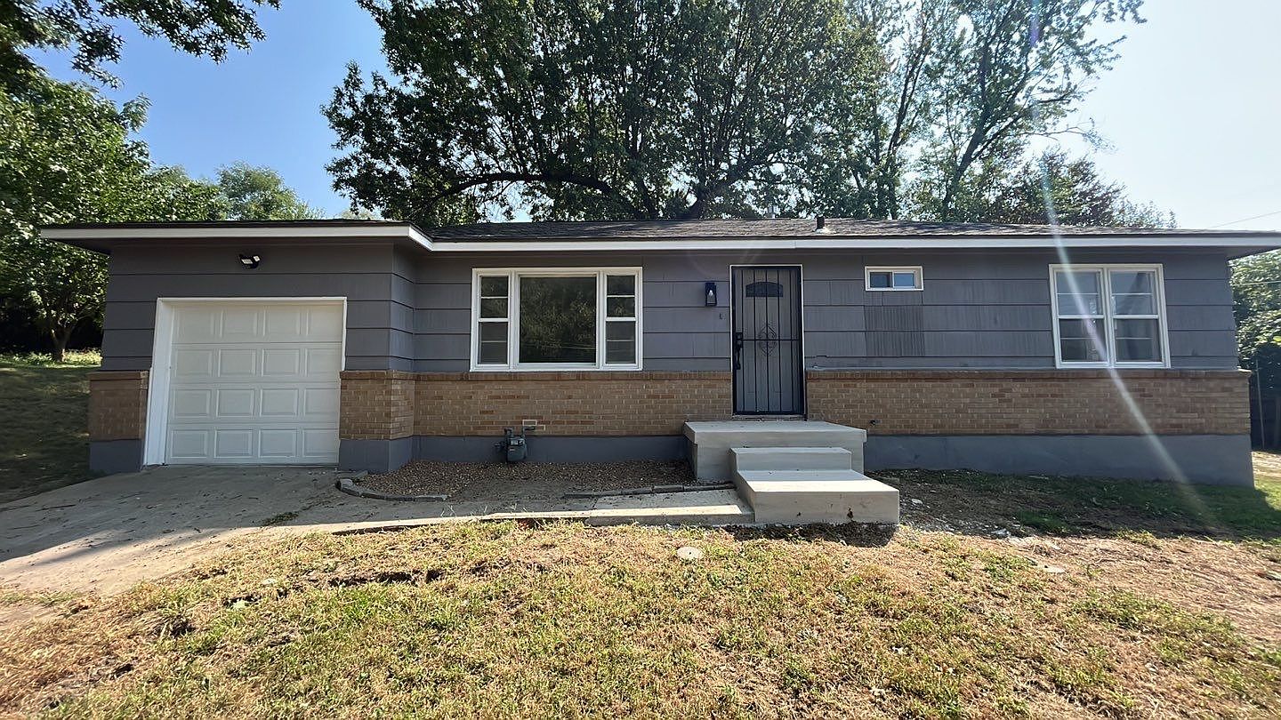 3715 Delavan Ave, Kansas City, KS 66104 | Zillow