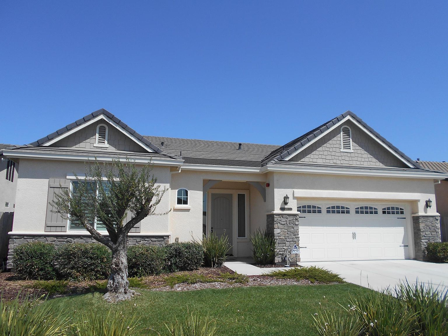 1461 Peach Ave, Manteca, CA 95337 | Zillow