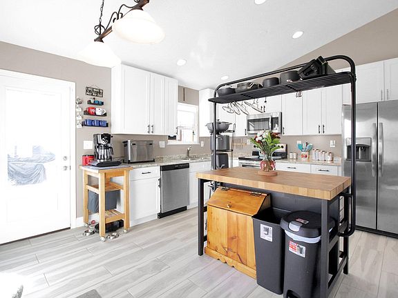 1510 Waterfall Way, Elsmere, KY 41018 | Zillow