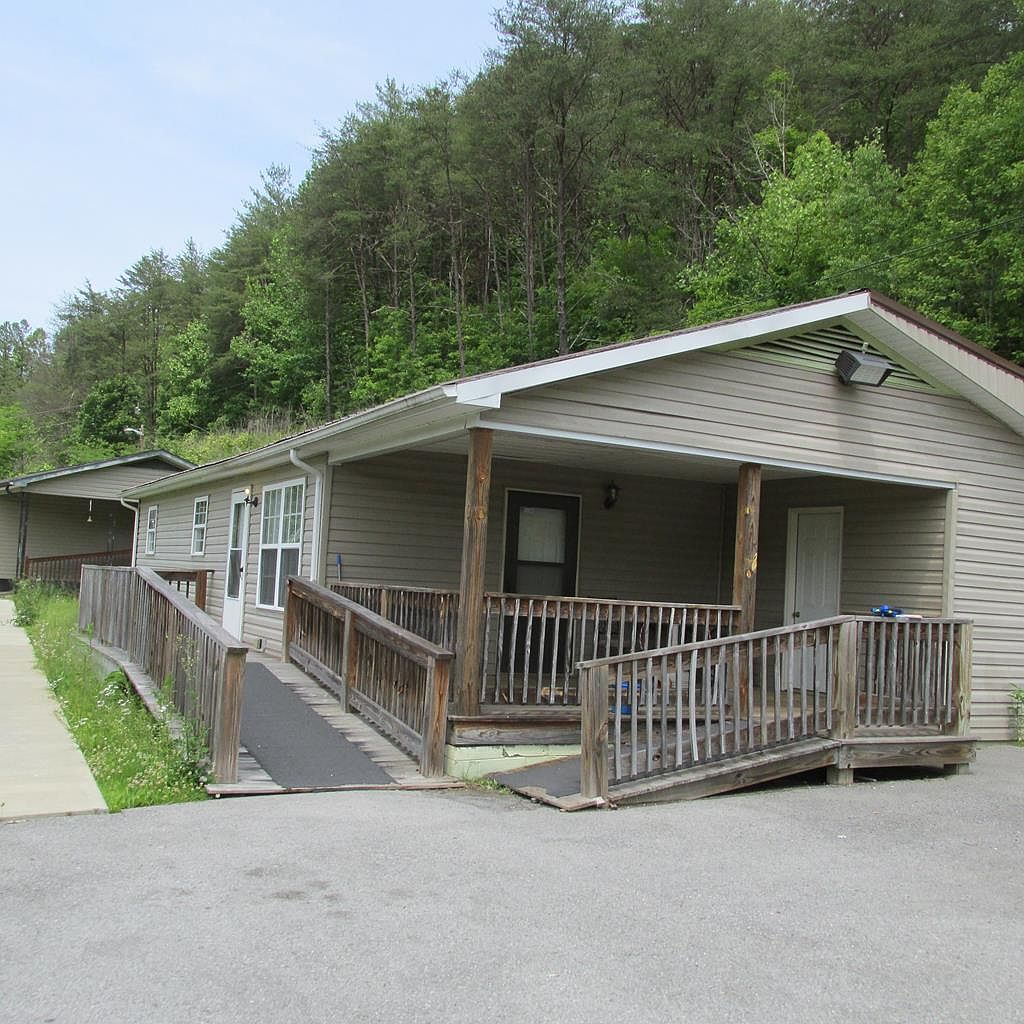 181 Buskirk Dr, Thelma, KY 41260 | Zillow