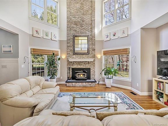 7 Beaver Brook Ln, Shelton, CT 06484 | MLS #24013077 | Zillow