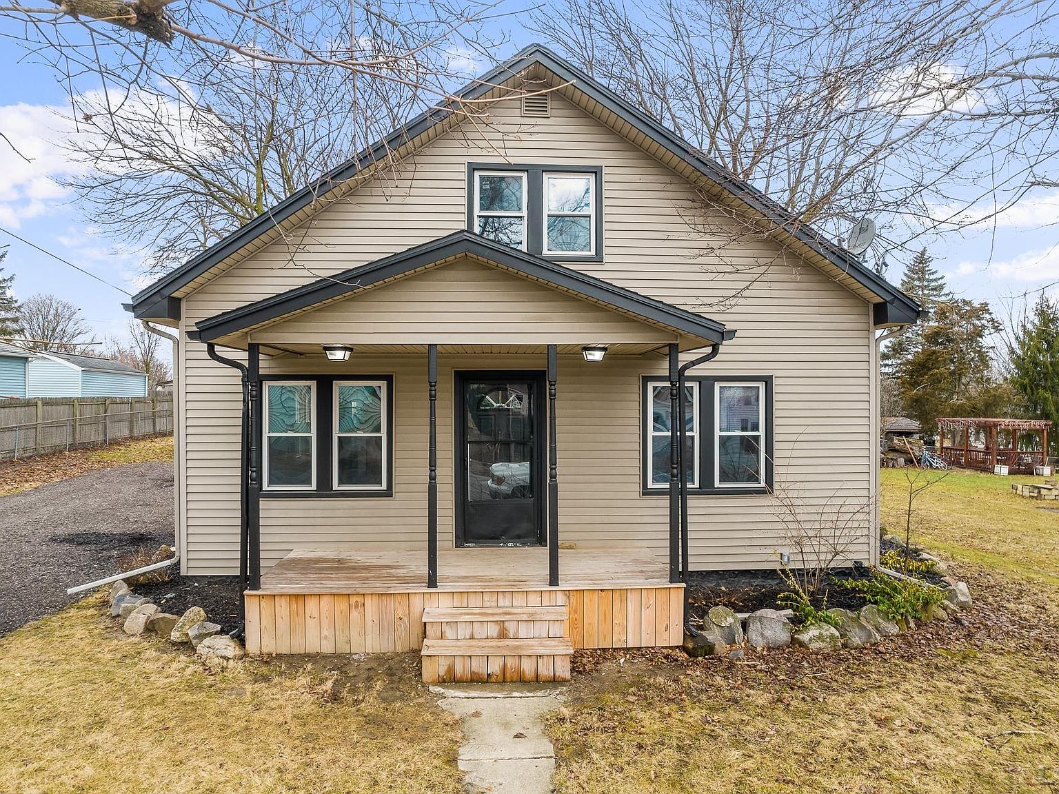 734 S Winter St, Adrian, MI 49221 | Zillow