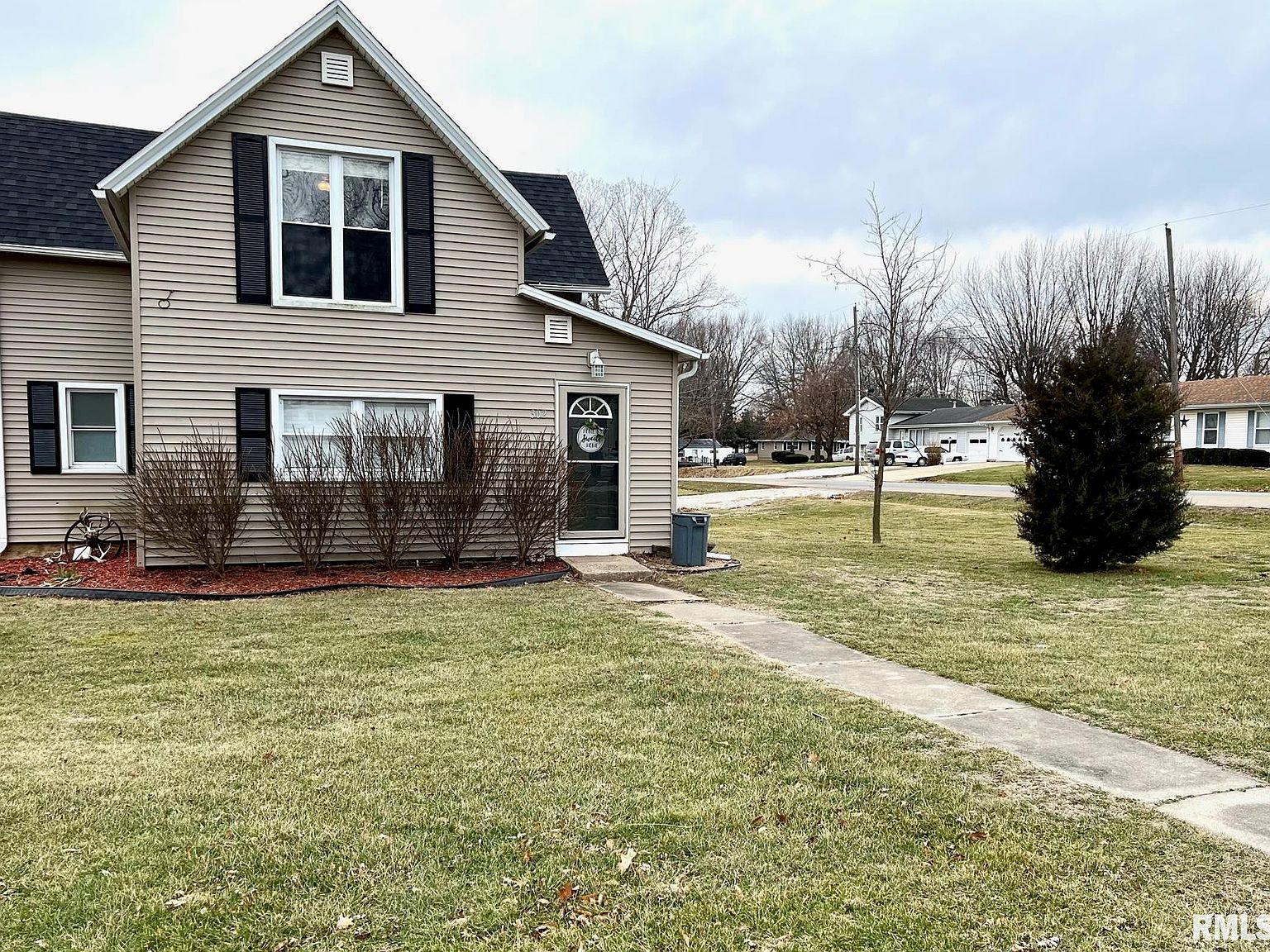 302 E State St, Payson, IL 62360 | Zillow