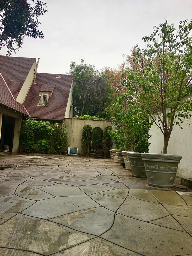 2027 Laughlin Park Dr, Los Angeles, CA 90027 | Zillow