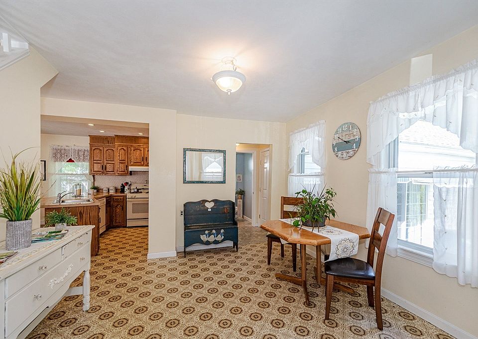 38 Washington St, North Chelmsford, MA 01863 | Zillow