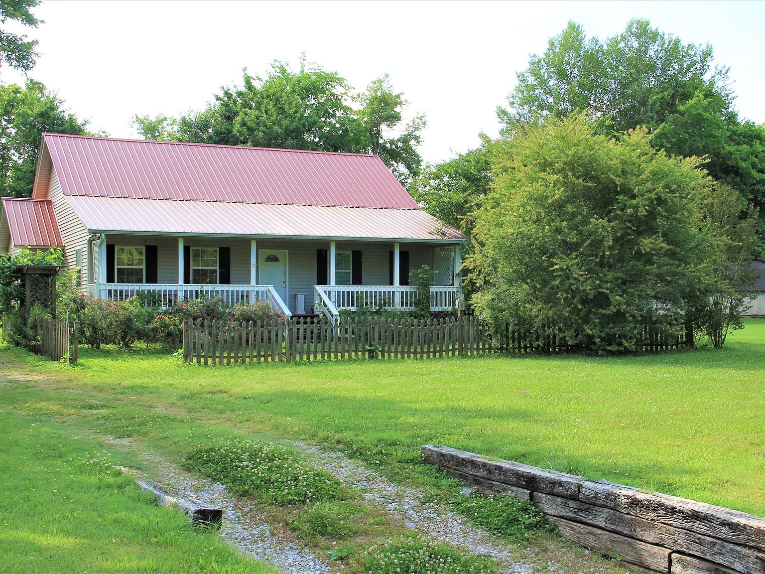 852 Lancaster Hwy, Lancaster, TN 38569 | Zillow