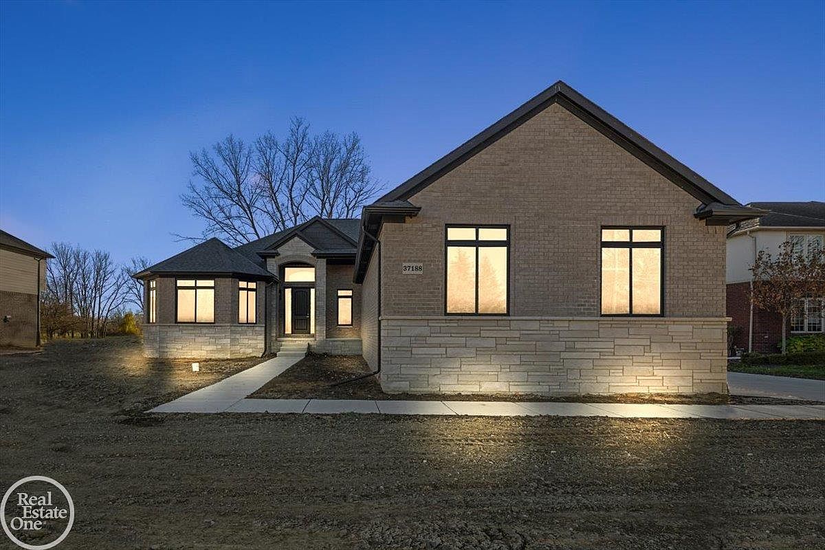 880 Hemlock Dr, Addison, MI 48370 | MLS #50162969 | Zillow