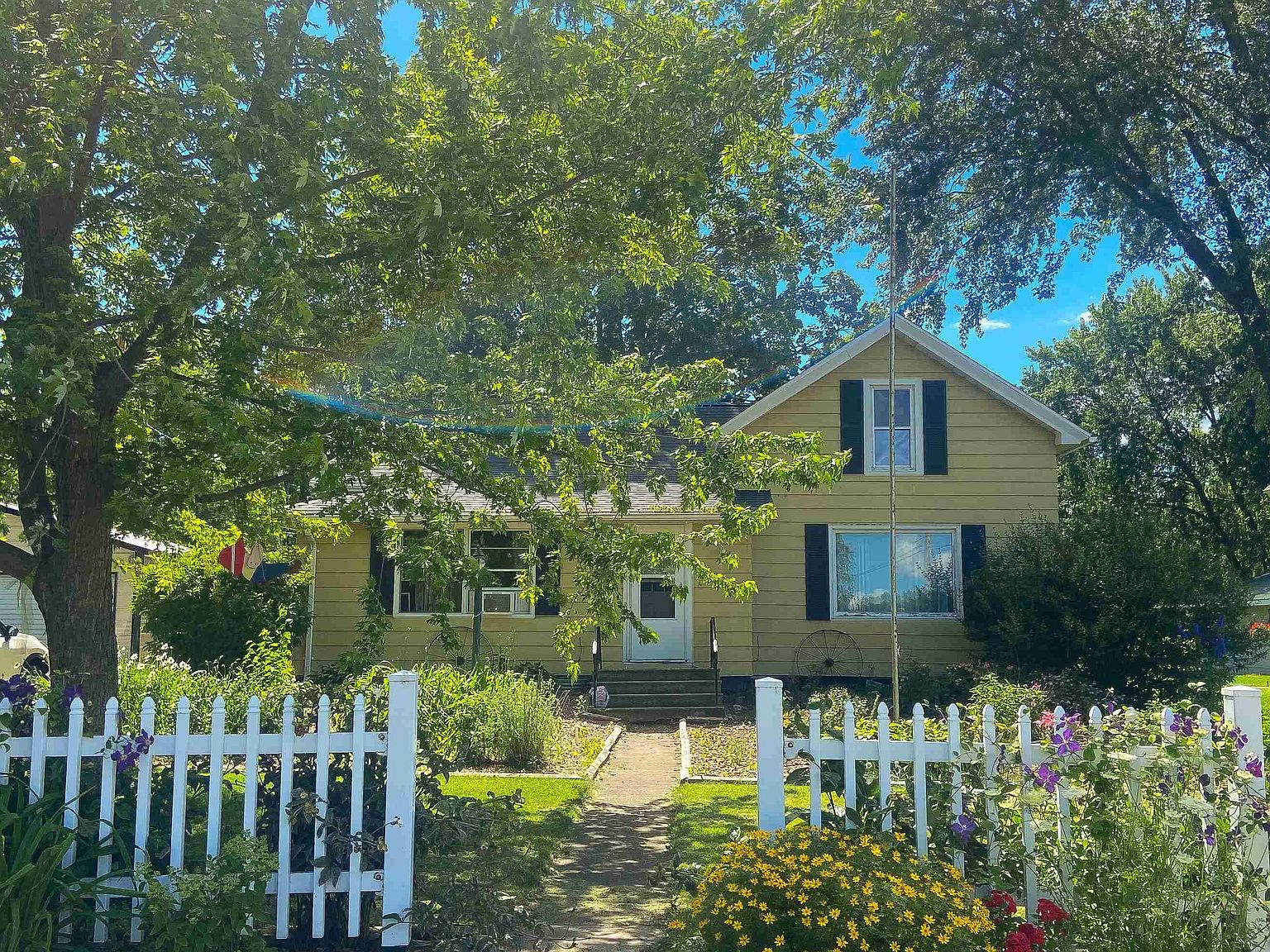 N9586 Van Dyne Rd, Van Dyne, WI 54979 | Zillow