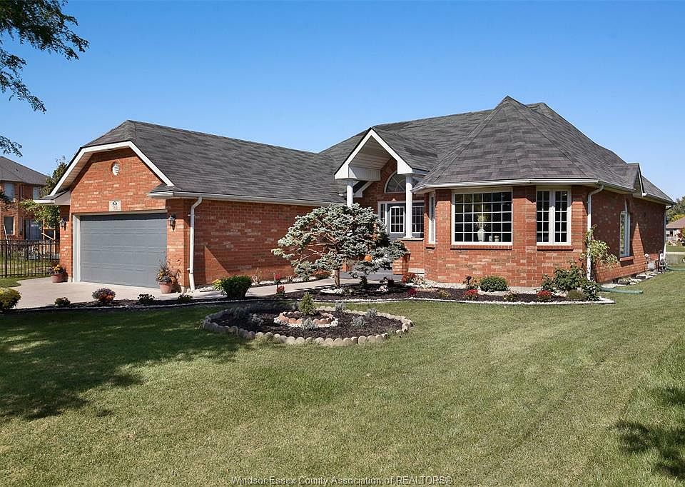 768 Lake Trail Dr, Windsor, ON N9G 2M9 | Zillow