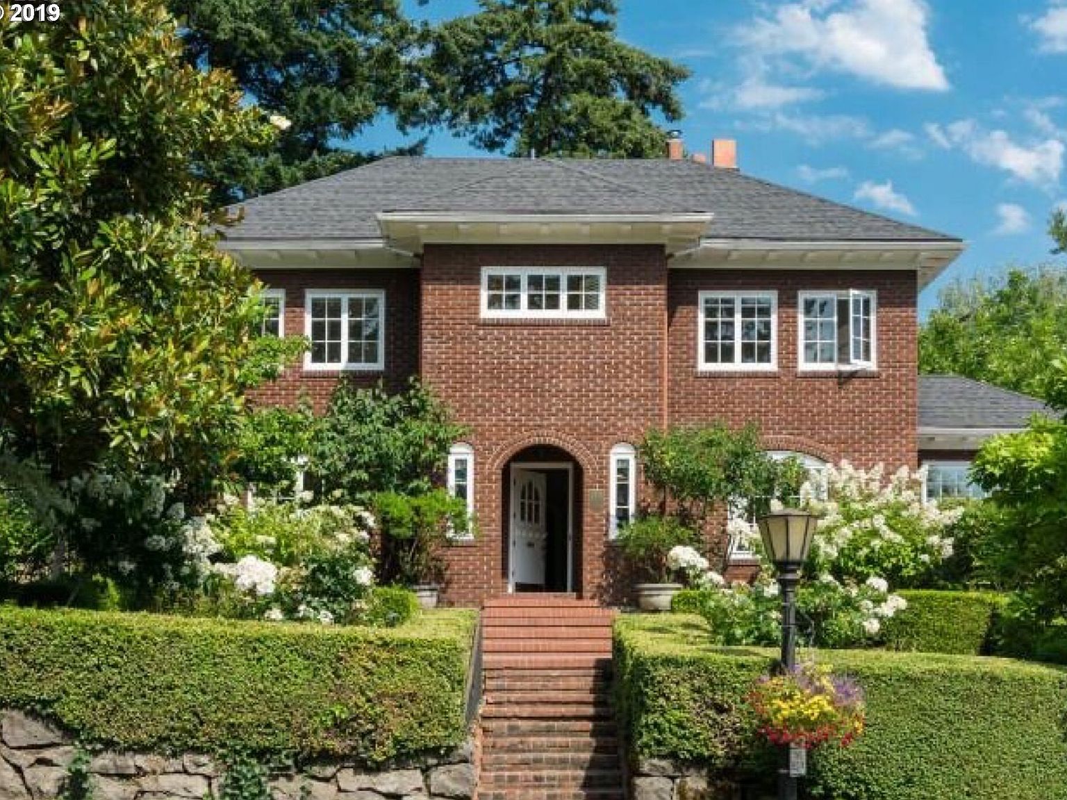 2670 SW Georgian Pl, Portland, OR 97201 | Zillow