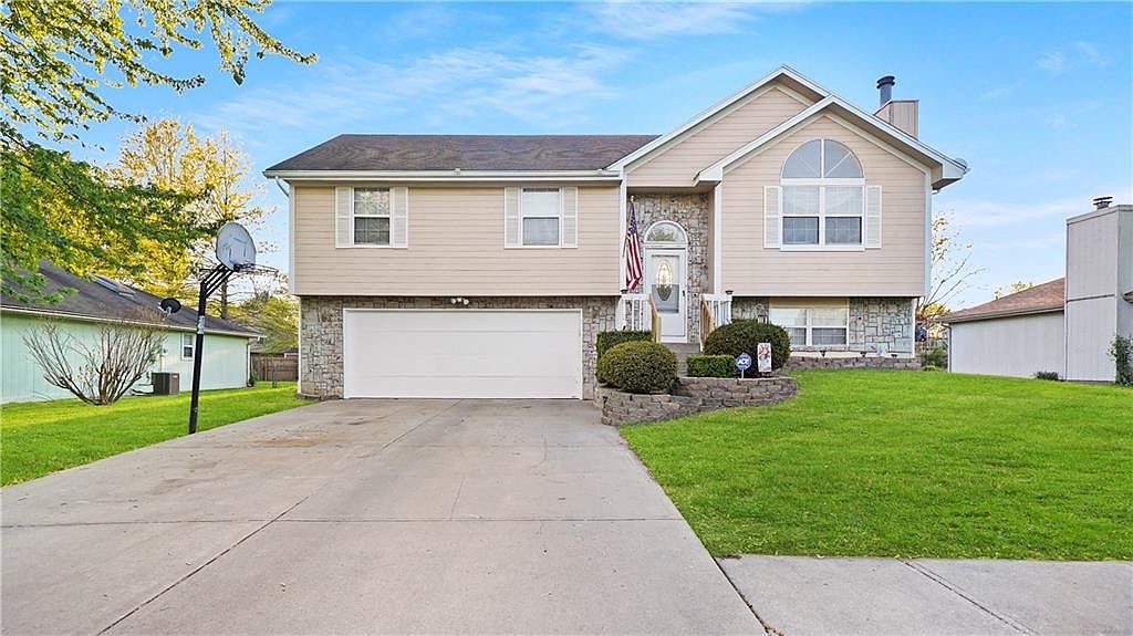 206 Cross Creek Ln, Grain Valley, MO 64029 | Zillow