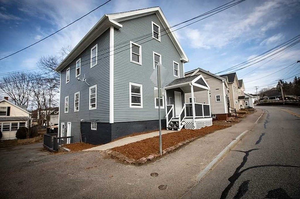 32 Maple St, Spencer, MA 01562 | Zillow