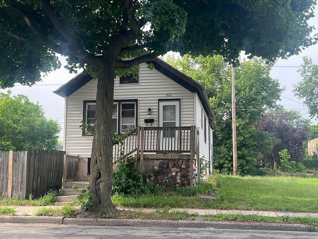2618 West Walnut STREET, Milwaukee, WI 53205 | Zillow