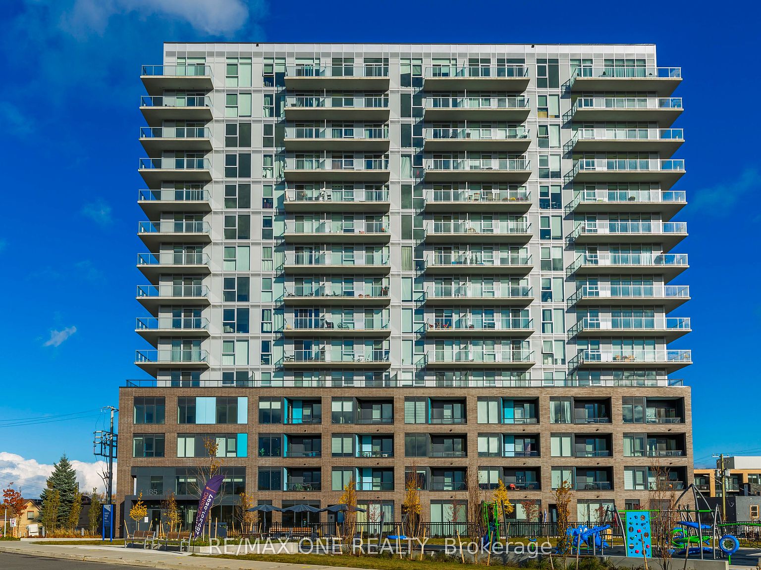 185 Deerfield Rd #904, Newmarket, ON L3Y 0G7 | MLS #N11946318 | Zillow