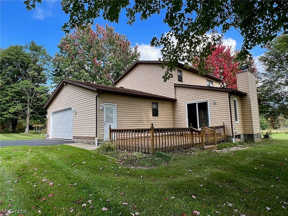 10565 Northwoods Cir, Chardon, OH 44024 | Zillow