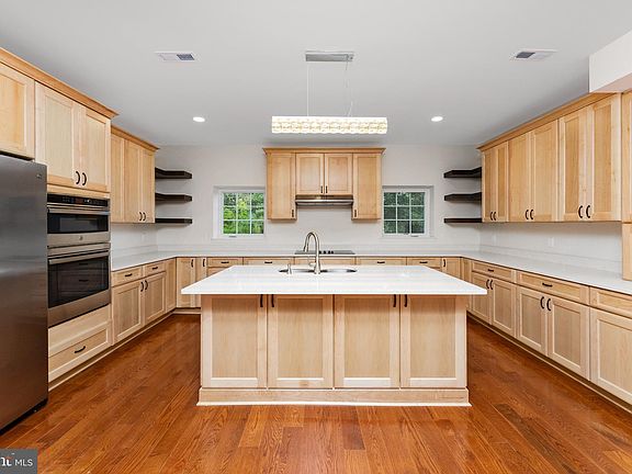 12300 Braddock Rd, Fairfax, VA 22030 | MLS #VAFX2167406 | Zillow