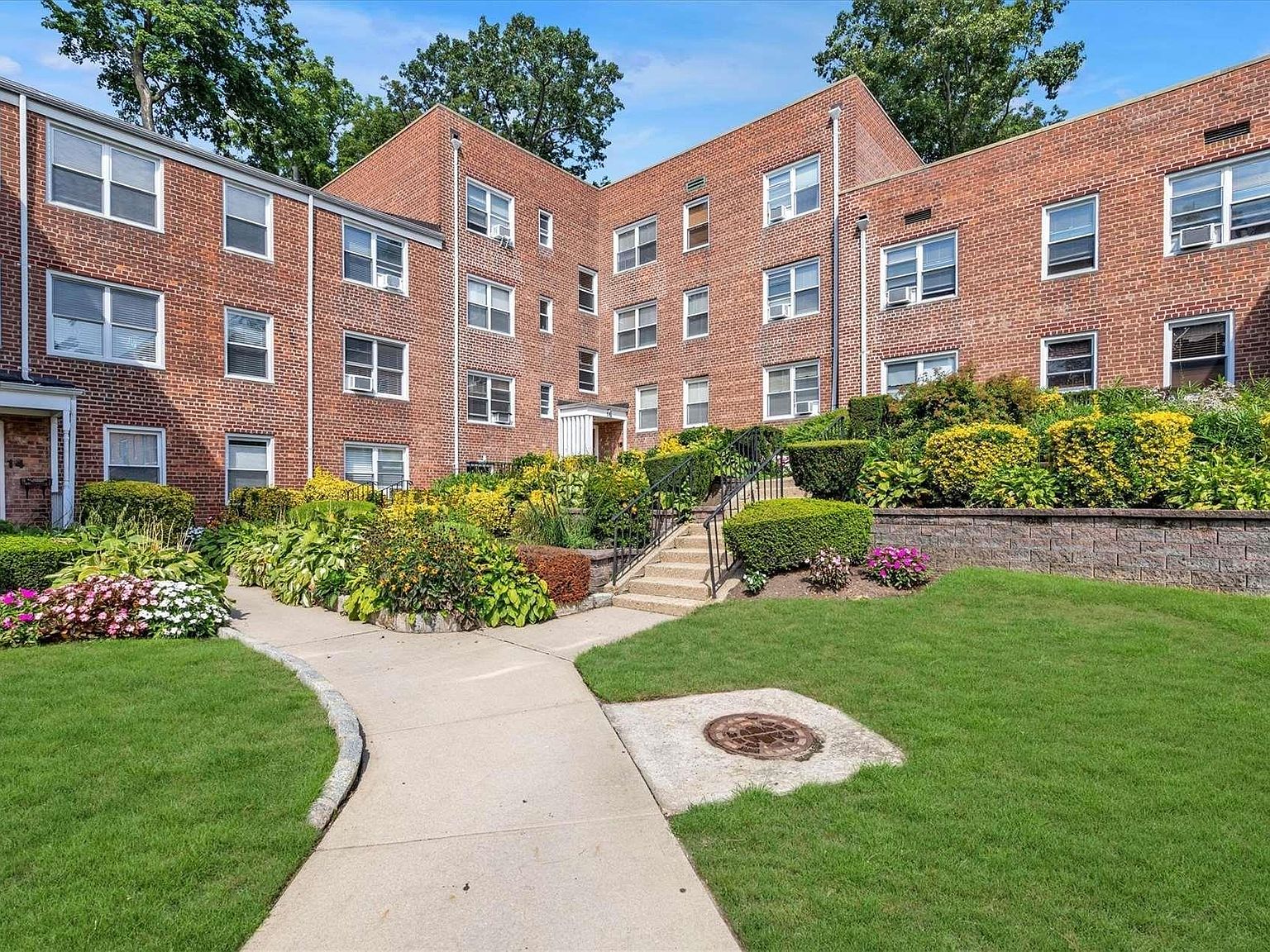 16 Edwards Street #3F, Roslyn Heights, NY 11577 | Zillow