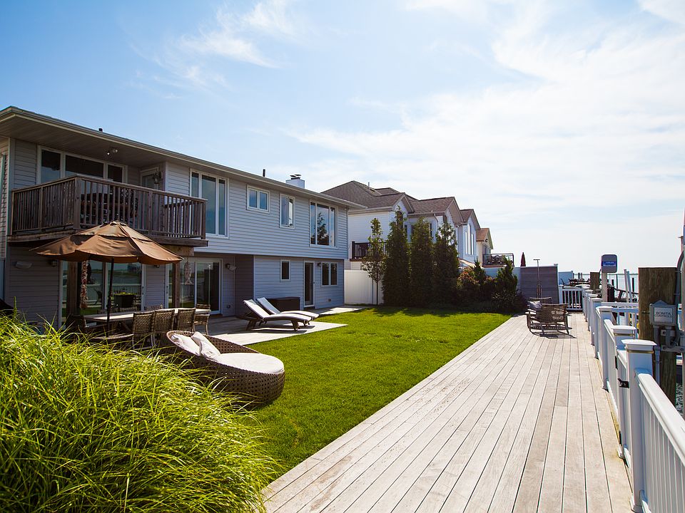 3184 Clubhouse Rd, Merrick, NY 11566 | Zillow