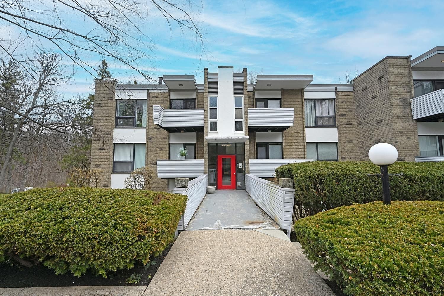 399 W Galbraith Rd Unit 202, Cincinnati, OH 45215 | Zillow