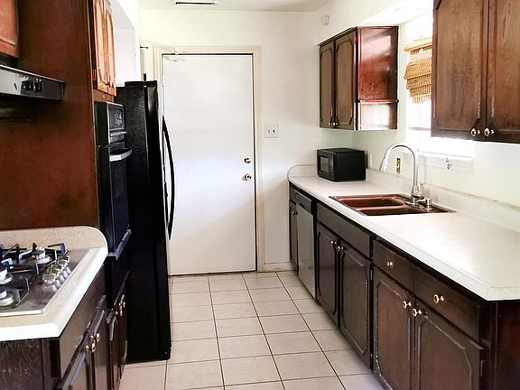 5634 W Airport Blvd, Houston, TX 77035 | Zillow