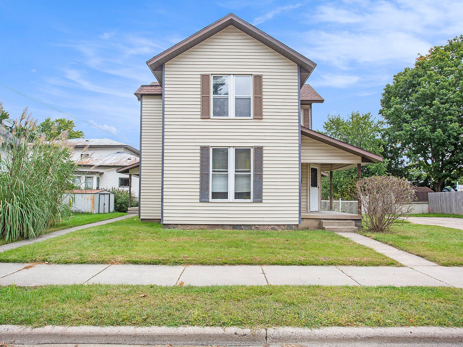 117 N Jefferson St #1, Lowell, MI 49331 | Zillow