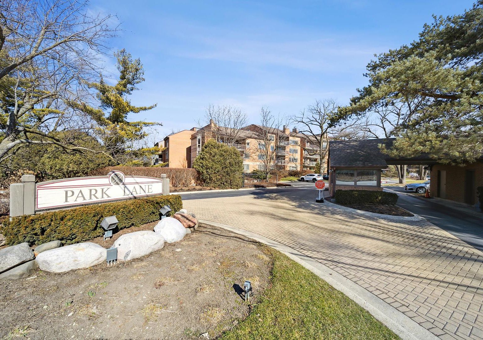22 Park Ln UNIT 401, Park Ridge, IL 60068 | Zillow