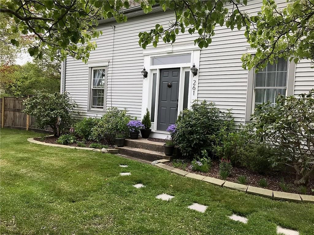 261 Turner Rd, Middletown, RI 02842 | Zillow