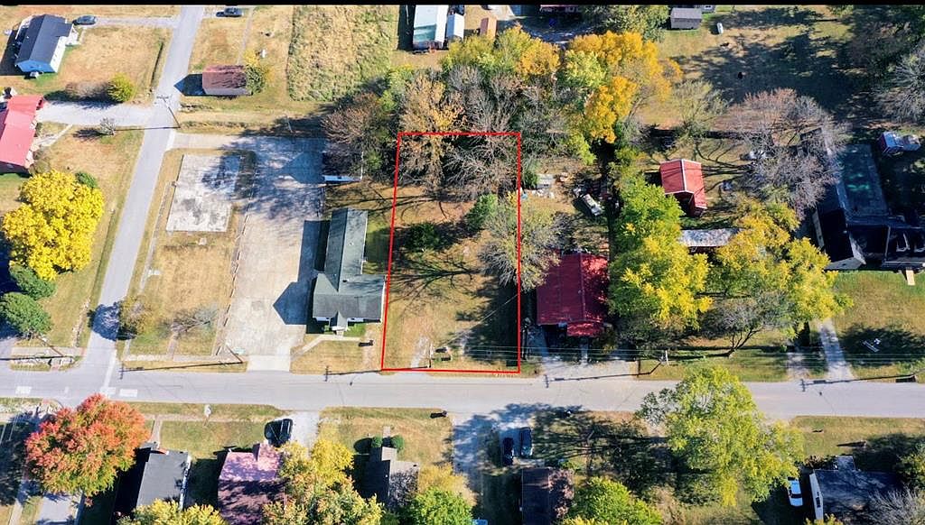 319 3rd St, Guthrie, KY 42234 | Zillow