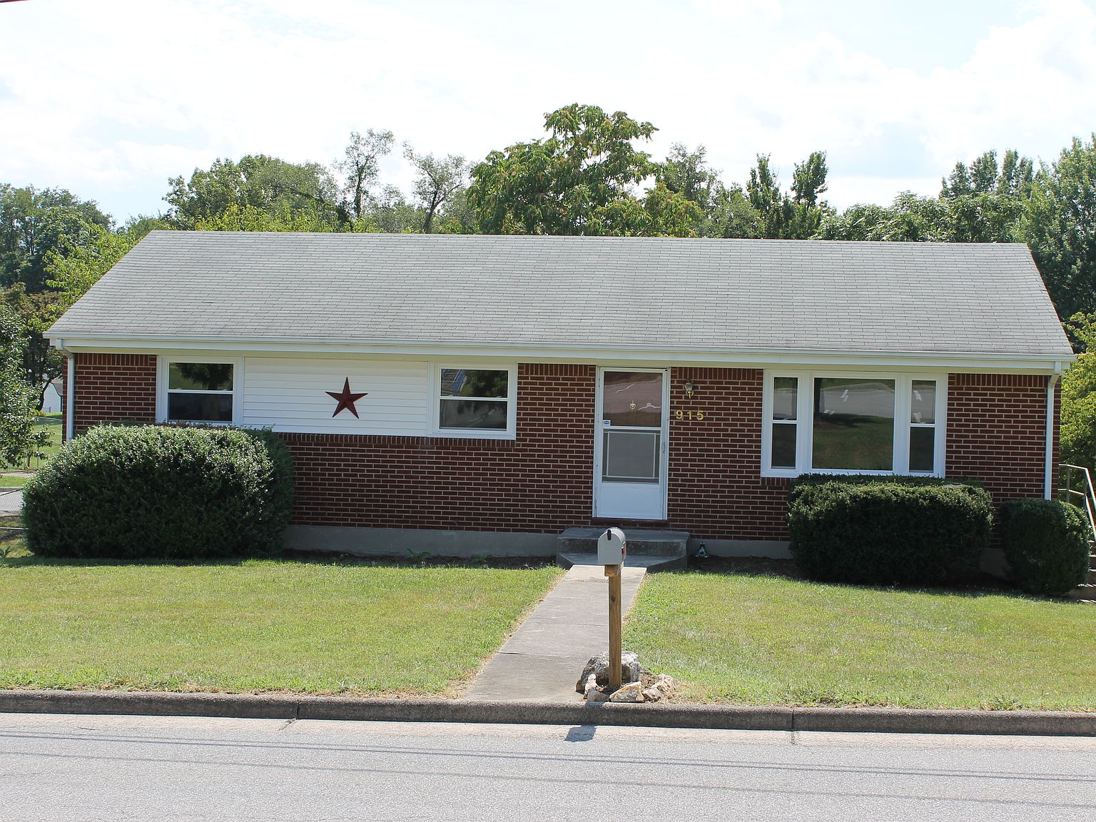915 Ruddell Rd, Vinton, VA 24179 | Zillow