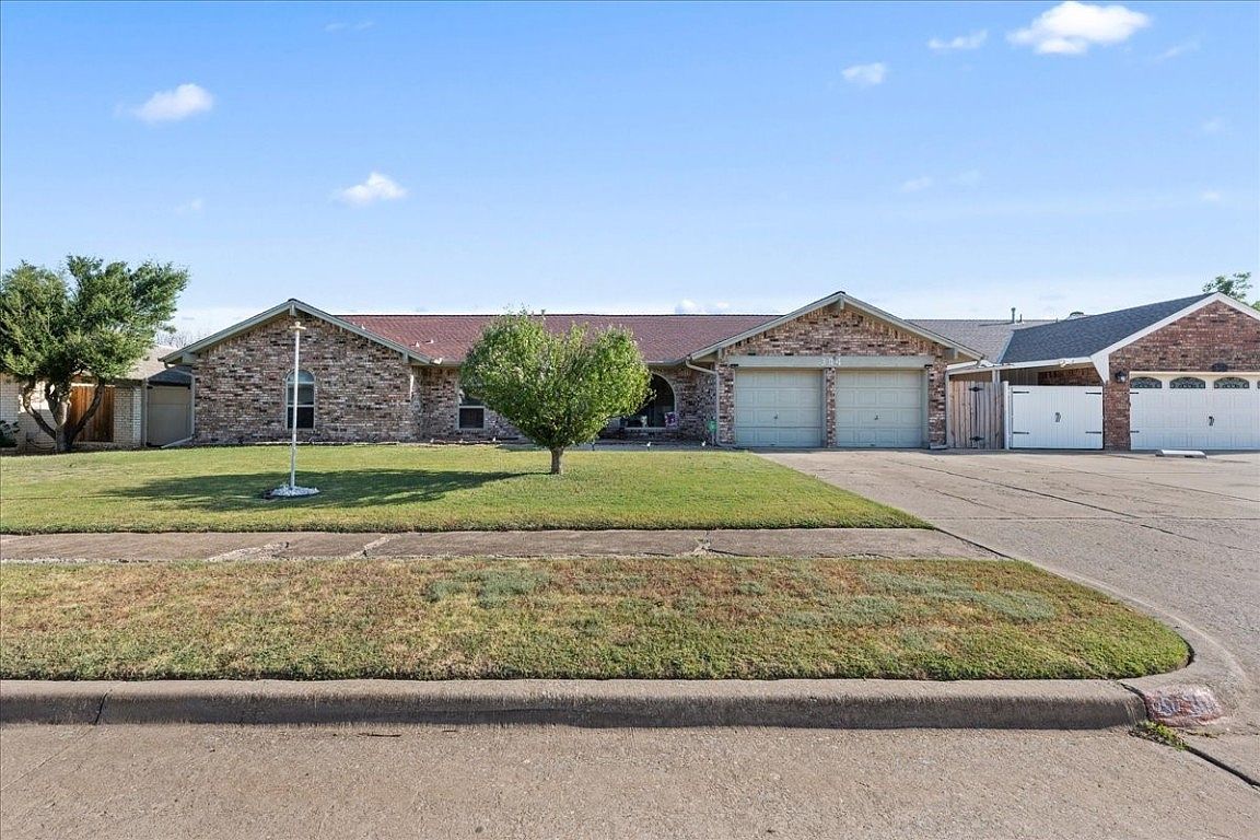 304 SW 102nd St, Oklahoma City, OK 73139 | MLS #1079124 | Zillow