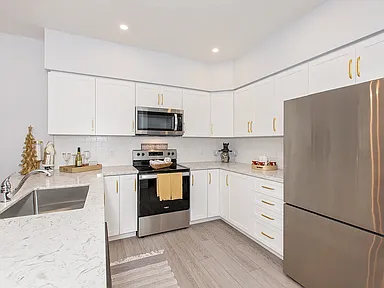 Lakeside Landing Residences at 3962 Lakeshore Road - 3962 Lakeshore Rd ...