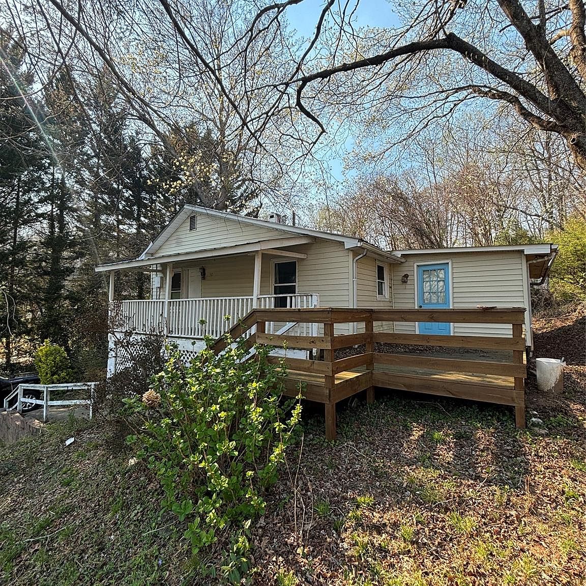 30 Porter St, Tryon, NC 28782 | Zillow