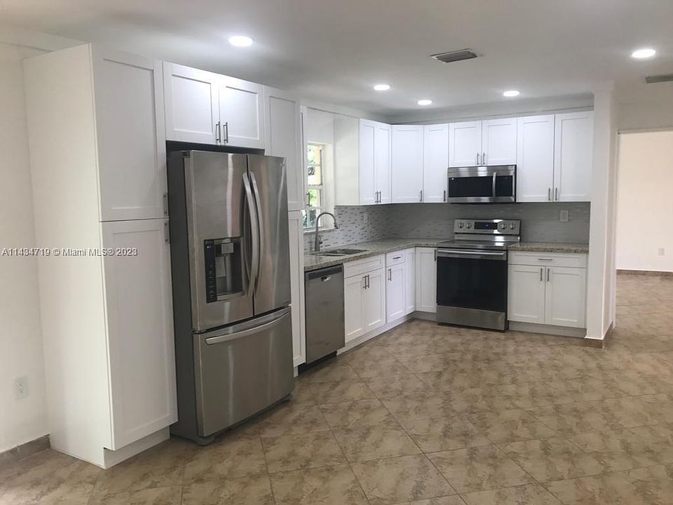16420 SW 105th Ct, Miami, FL 33157 | Zillow