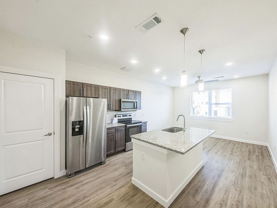 Summit at Renaissance Park - 12121 Greenspoint Dr Houston TX | Zillow