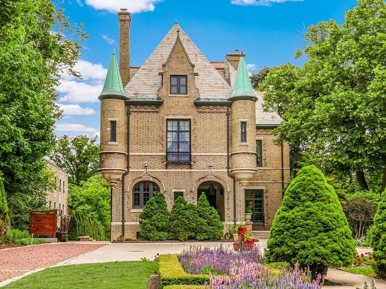 3266 North Lake DRIVE, Milwaukee, WI 53211 | MLS #1924358 | Zillow