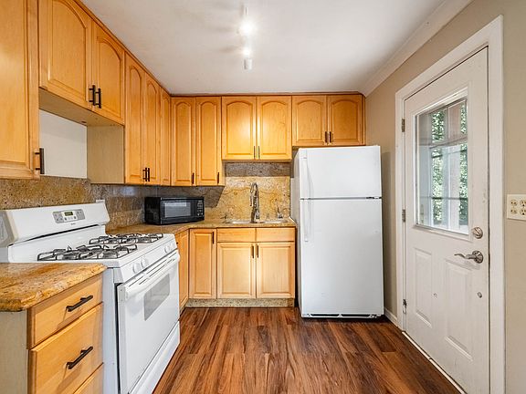 737 Southwind Dr, Carpentersville, IL 60110 | MLS #12186271 | Zillow