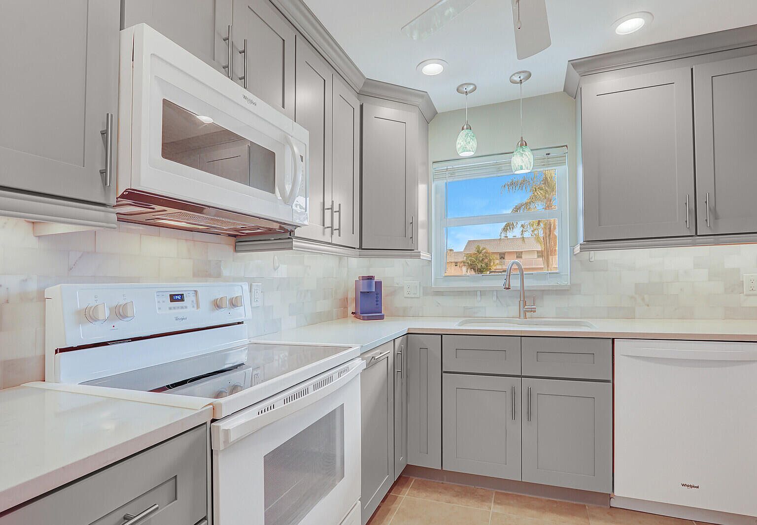 18081 SE Country Club Drive #2, Jupiter, FL 33469 | MLS #RX-11082607 ...