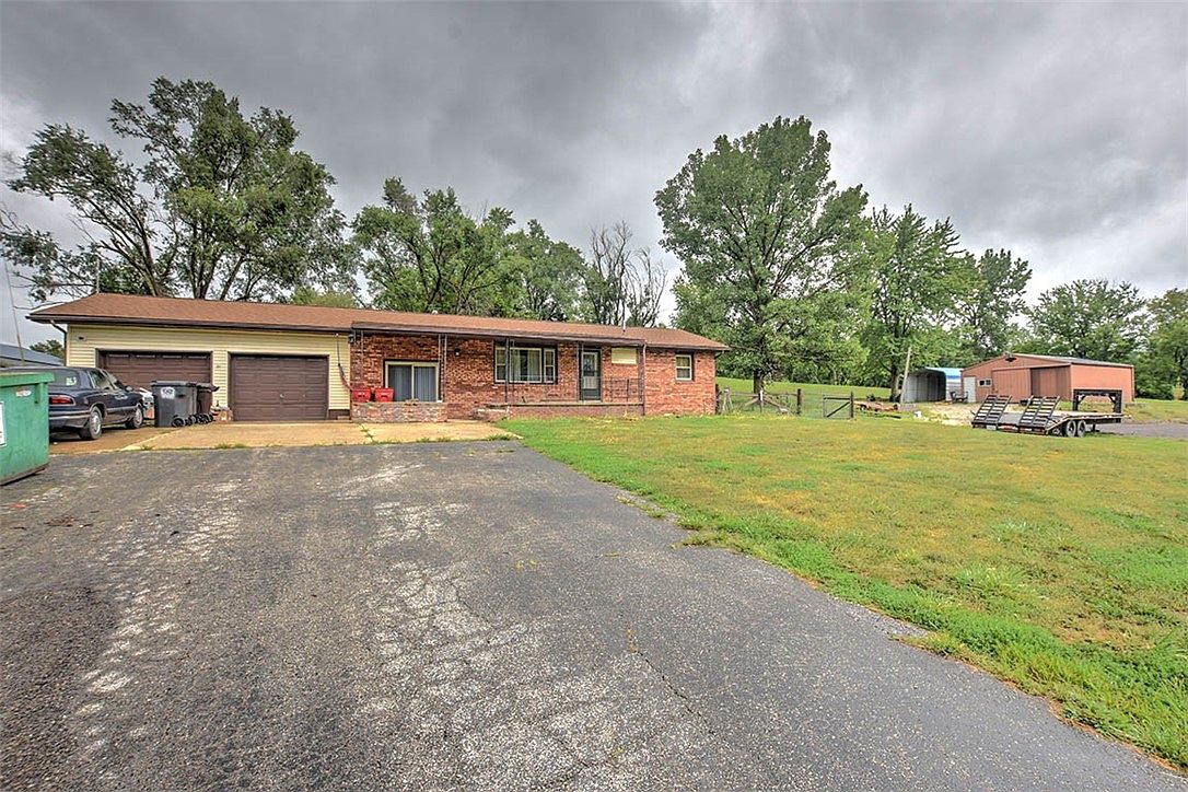 4842 W Rock Springs Rd, Decatur, IL 62522 | Zillow