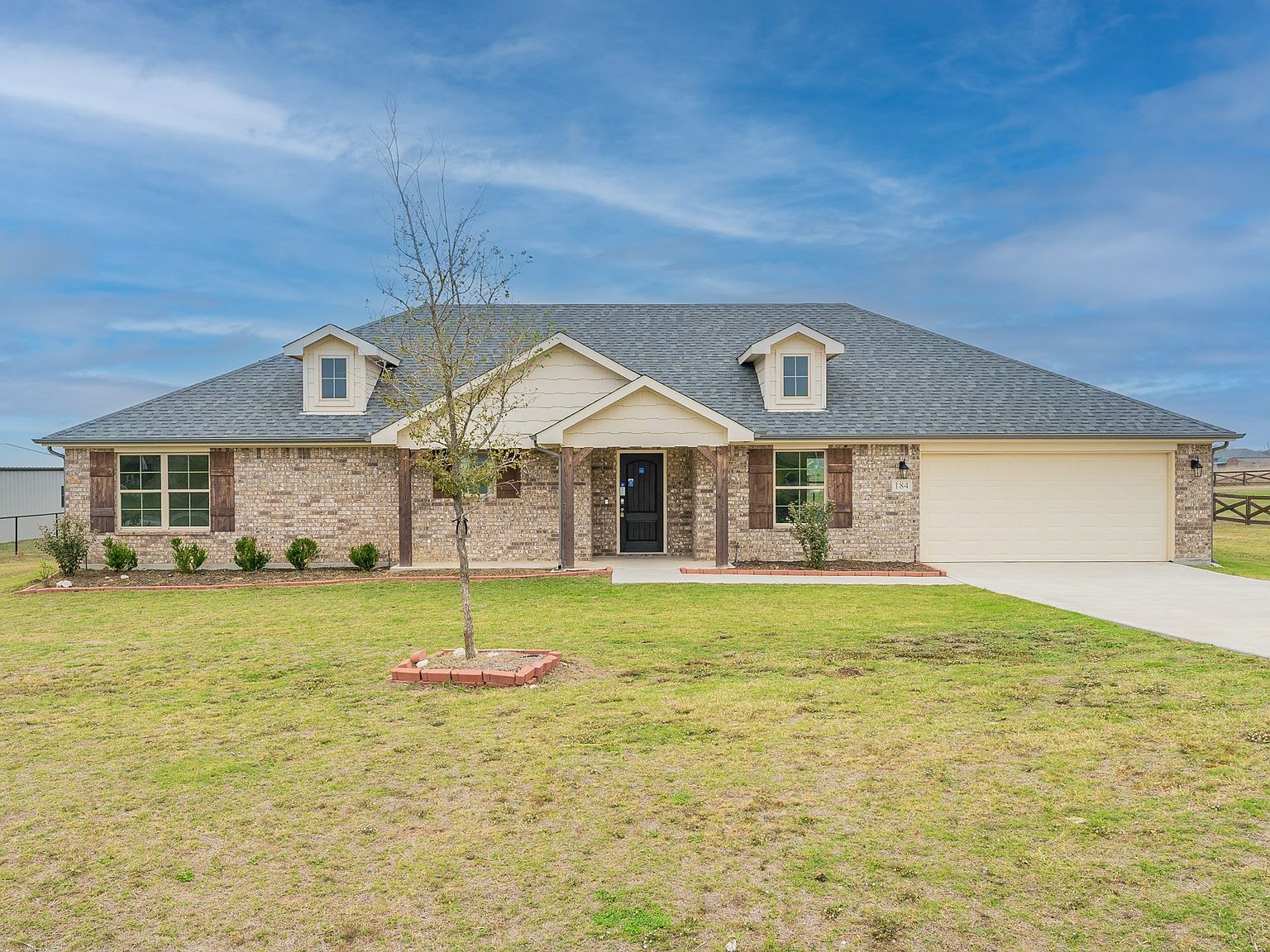 184 Crest Ln, Decatur, TX 76234 | Zillow