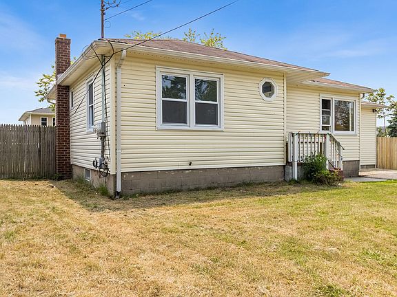 18 Parkview Drive, Shirley, NY 11967 | MLS #875486 | Zillow