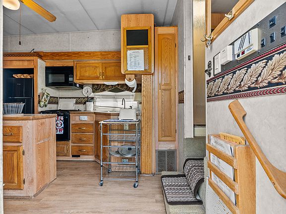 31720 Angeles Forest Hwy #B, Palmdale, CA 93550 | Zillow