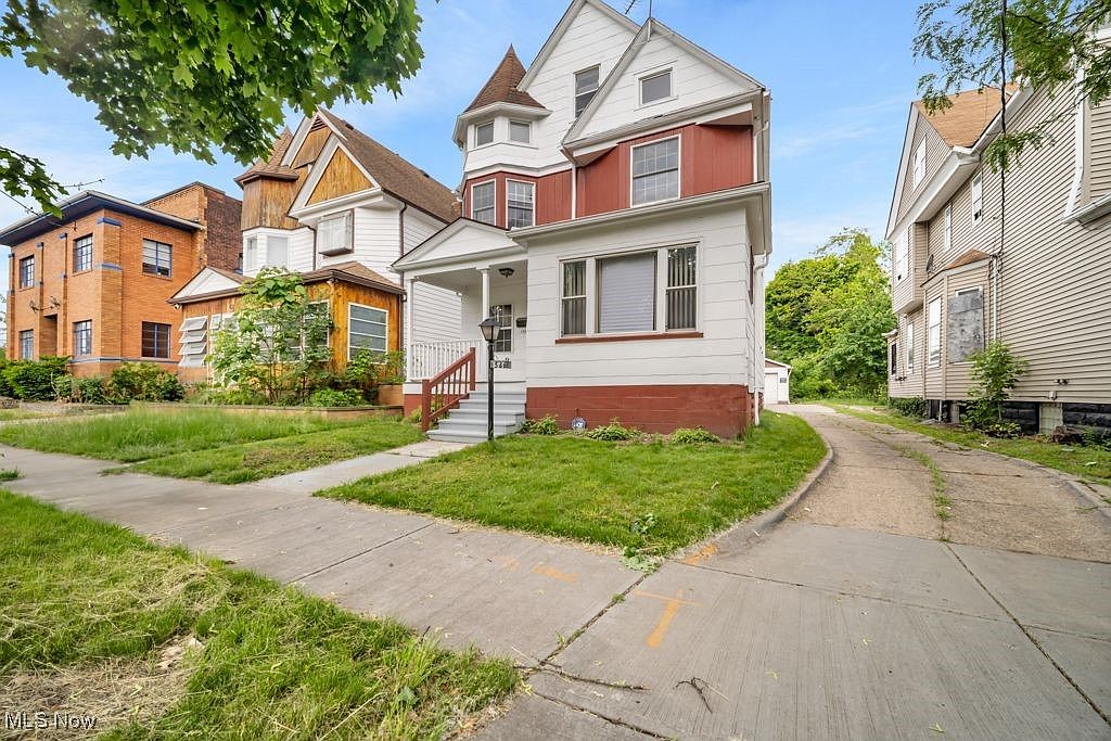 1586 E 86th St, Cleveland, OH 44106 | Zillow