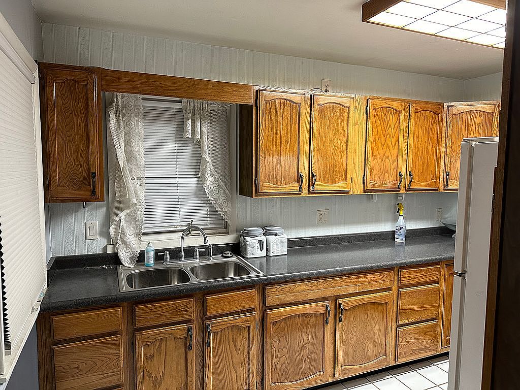 7502 SW 14th St, Des Moines, IA 50315 | Zillow