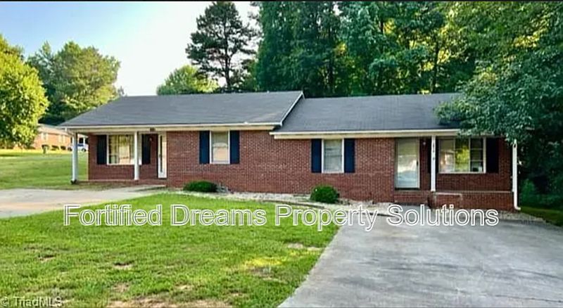 201 Pinecrest Dr UNIT A, Lexington, NC 27295 | Zillow