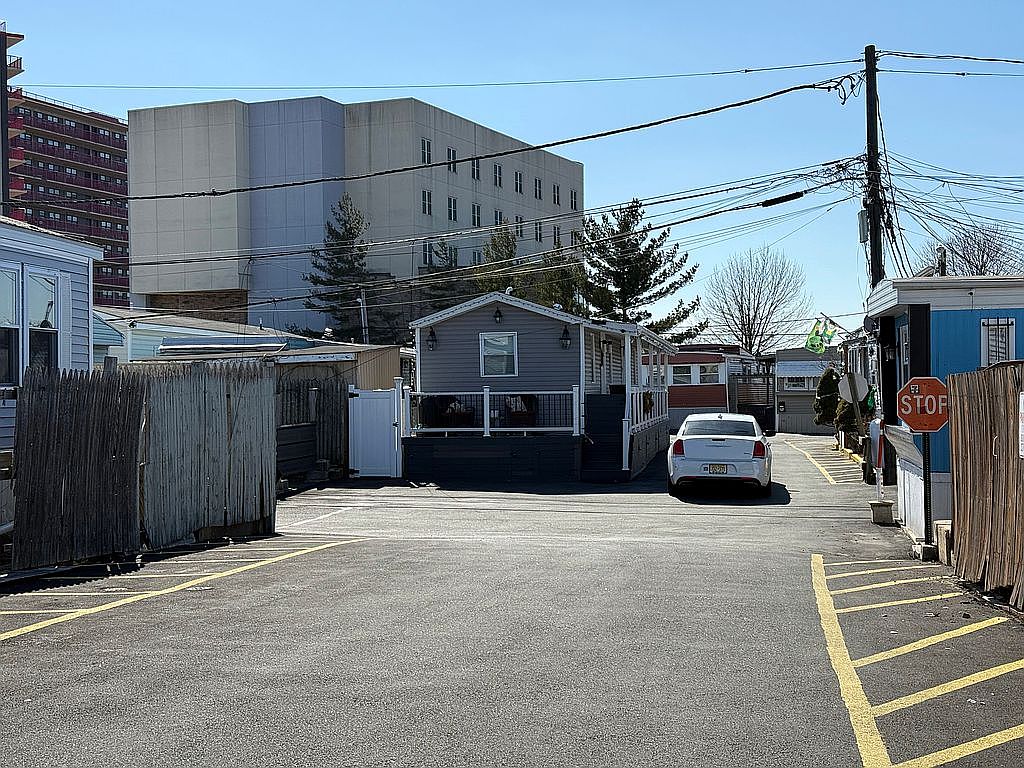 190 W 24th St TRAILER D5, Bayonne, NJ 07002 | Zillow