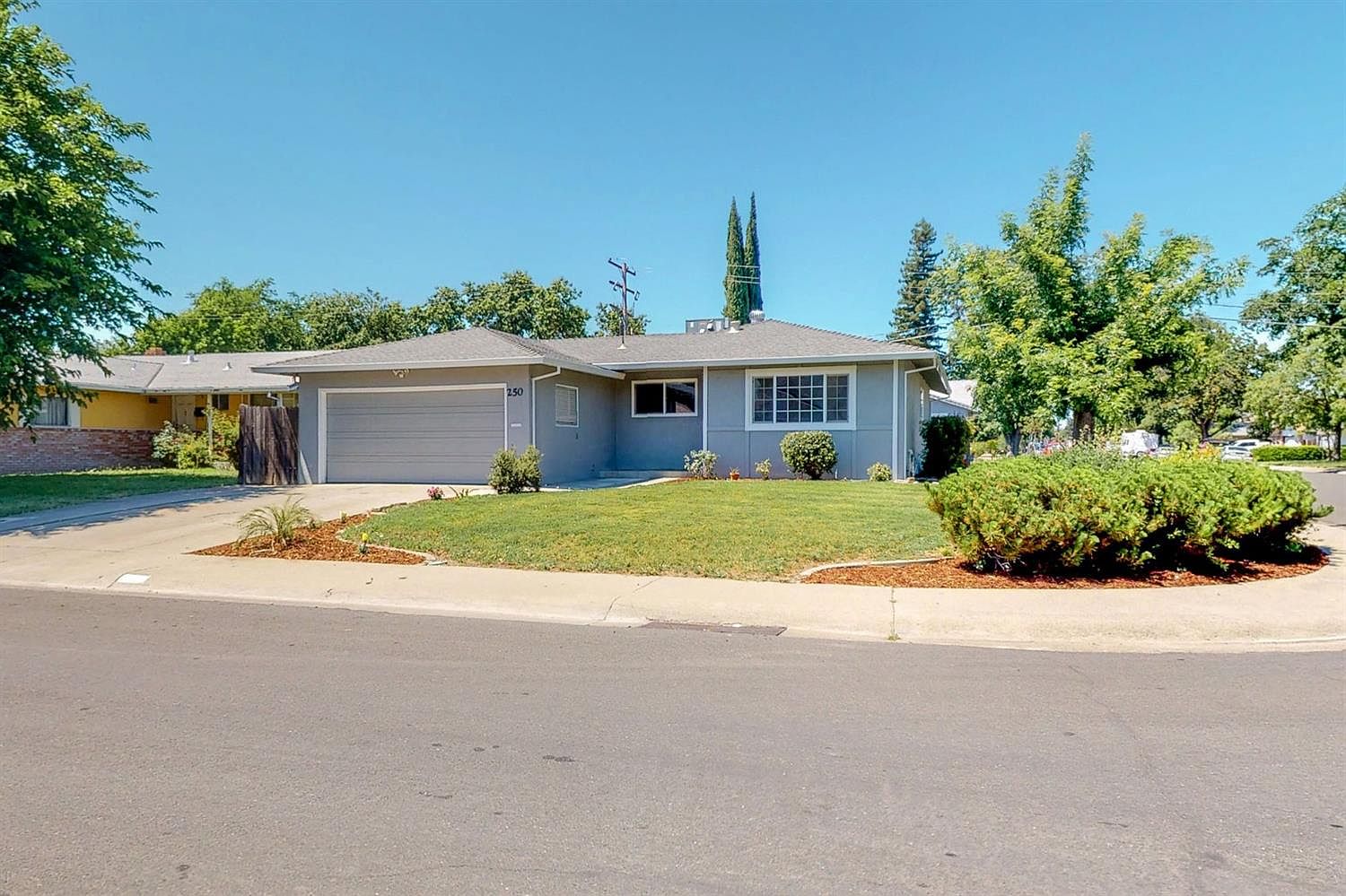 250 Riverside Dr, Woodland, CA 95695 | Zillow