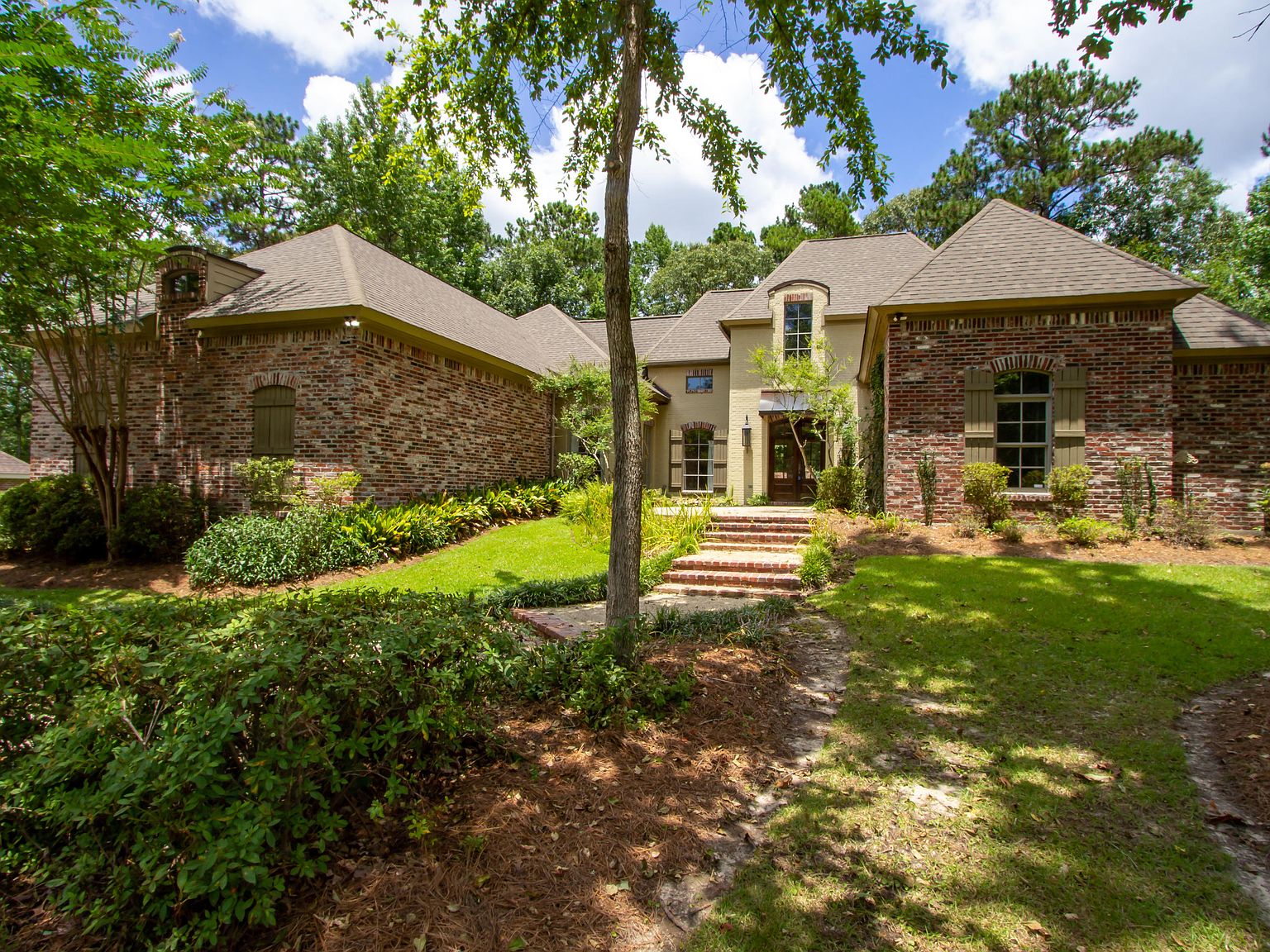 195 Tallulah Rdg, Hattiesburg, MS 39402 | Zillow