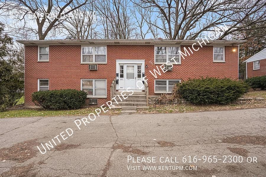 877 Emerald Ave NE, Grand Rapids, MI 49503 | Zillow